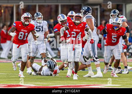 SMU defensive lineman Elijah Roberts runs a drill at the NFL football ...