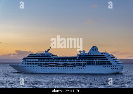 Cruise ship Nautica heading out to sea passing Battery Point Portishead ...