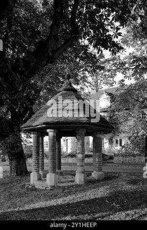 Autumn, the Old Pump House, Exton village, Rutland County, England, UK ...