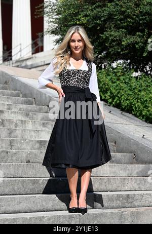 Munich, Germany. 07th Sep, 2024. Model Beatrice Csuthy in "Elisabeth ...