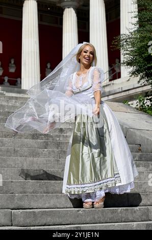 Munich, Germany. 07th Sep, 2024. Model Beatrice Csuthy in "Elisabeth ...