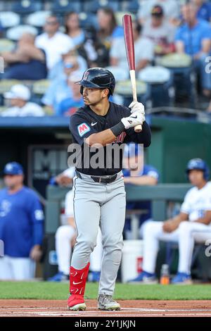 Cleveland Guardians left fielder Steven Kwan, second from right ...