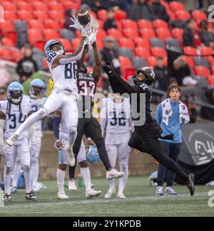 Toronto Argonauts' Damonte Coxie (86) celebrates with Anthony Vandal ...