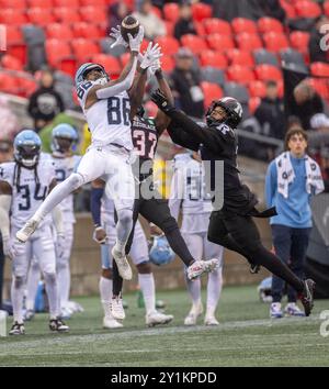 Toronto Argonauts' Damonte Coxie (86) celebrates with Anthony Vandal ...