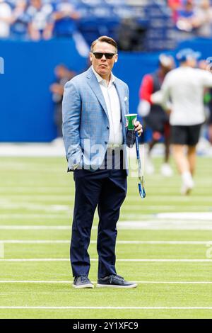 Indianapolis Colts general manager Chris Ballard greet defensive end ...