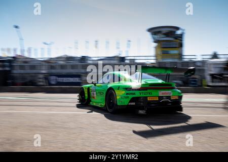 Ayhancan Gueven (Tuerkei, Manthey Racing EMA, Porsche 911 GT3 R, #90 ...