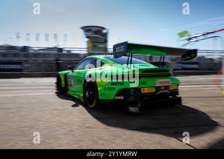 Ayhancan Gueven (Tuerkei, Manthey Racing EMA, Porsche 911 GT3 R, #90 ...