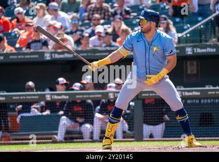 Tampa Bay Rays' Jonathan Aranda, right, makes it to third base as ...