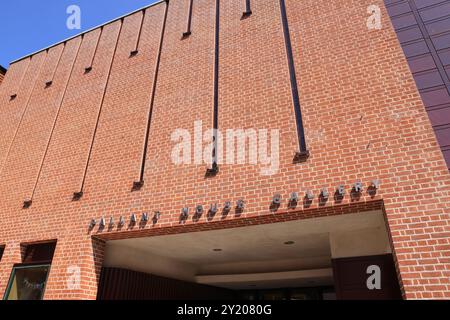 Pallant House Gallery, important modern British collections ...