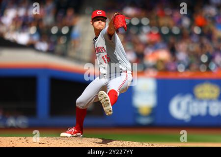Cincinnati Reds pitcher Emilio Pagán catches during a baseball game ...