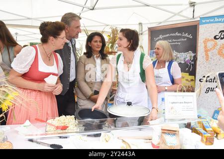 Christine Singer Bayerische Landesbaeuerin MdEP. Guenther Felssner BBK ...