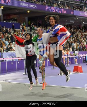 Karisma Evi Tiarani of Indonesia celebrates her silver medal after ...