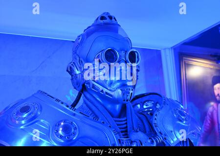 Mr. Freeze’s costume As worn by Arnold Schwarzenegger as ’Mr. Freeze ...