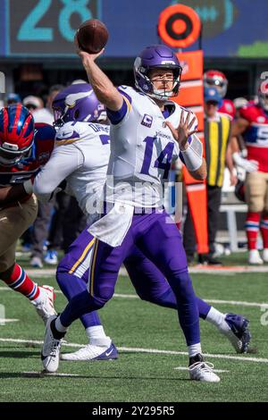 Minnesota Vikings quarterback Sam Darnold runs the ball against the ...