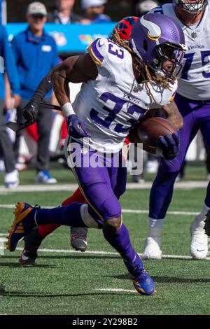 Minnesota Vikings running back Aaron Jones (33) runs drills during the ...