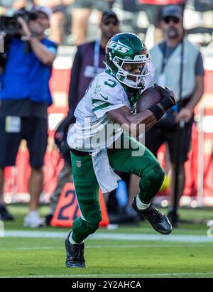 New York Jets' Garrett Wilson (5) takes part in drills at the NFL ...