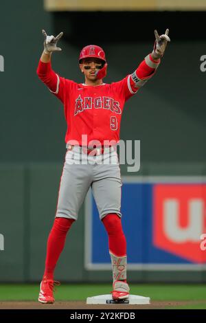 Los Angeles Angels shortstop Zach Neto autographs baseballs before a ...