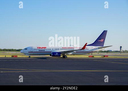Vice President JD Vance, center, speaks with Vivek Ramaswamy as Vance ...