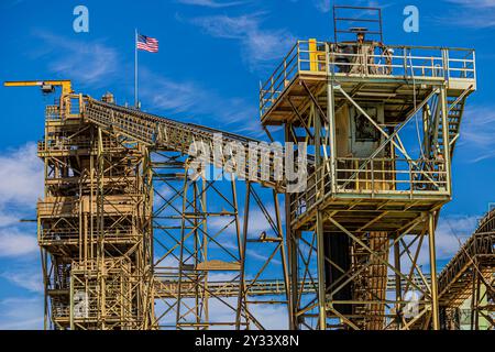 A cement factory makes a great industrial landscape Stock Photo - Alamy