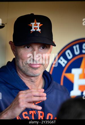Houston Astros manager Joe Espada (19) looks on before a baseball game ...