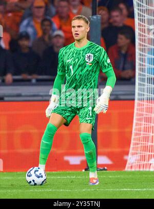 AMSTERDAM - Holland goalkeeper Bart Verbruggen at the Johan Cruijff ...