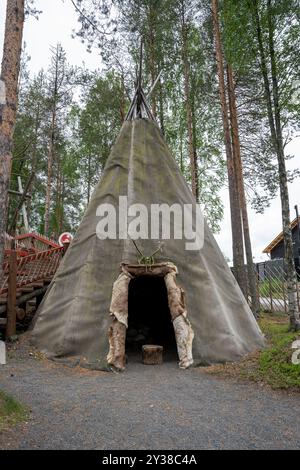 Goahti / kota, traditional Sami wooden huts on the tundra, Lapland ...