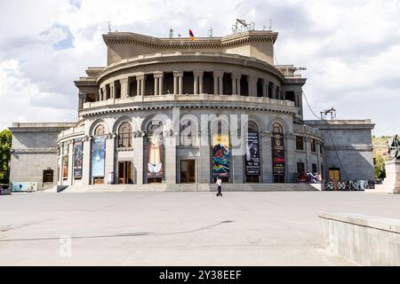 Yerevan Opera Theatre, Freedom Square, Yerevan, Armenia Stock Photo - Alamy