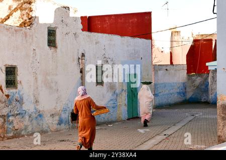 Bhalil Morocco the city of cave houses, 6 km north west of Sefrou. This ...