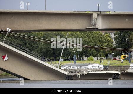 Partial collapse of the Carola Bridge in Dresden, 11/09/2024 Stock ...