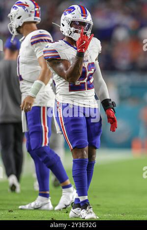 Buffalo Bills running back Ray Davis (22) in action during an NFL ...
