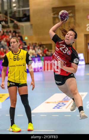 Dana Bleckmann (BVB Borussia Dortmund Handball, #66) gegen Johanna ...