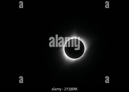 Telephoto shot of the Eclipsed sun during the great North American ...