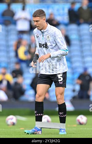 Maxime Estève of Burnley warms up before the Sky Bet Championship match ...