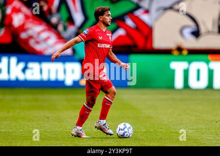 ENSCHEDE - (L-R) Bart van Rooij of FC Twente, Ruben van Bommel of PSV ...