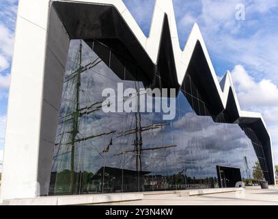 The Riverside Museum at Pointhouse, located next to the confluence ...