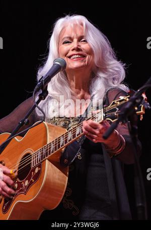 Ga. 14th Sep, 2024. Emmylou Harris on stage for An Evening with Emmylou ...
