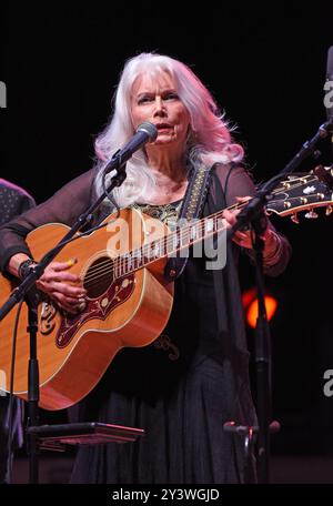 Ga. 14th Sep, 2024. Emmylou Harris on stage for An Evening with Emmylou ...