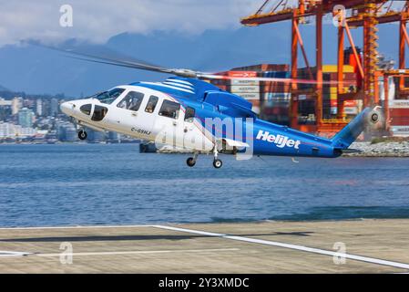 Canada, Vancouver10. August 2024: C-GHJL - Sikorsky S-76C from Helijet ...