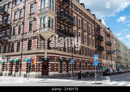 The Kommendorsgatan street with majestic houses in the corner ...