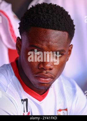 Stanis Idumbo Muzambo of Sevilla FC and Dani Vivian of Athletic Club ...