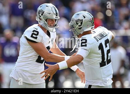 Las Vegas Raiders place holder AJ Cole (6) holds the ball for kicker ...