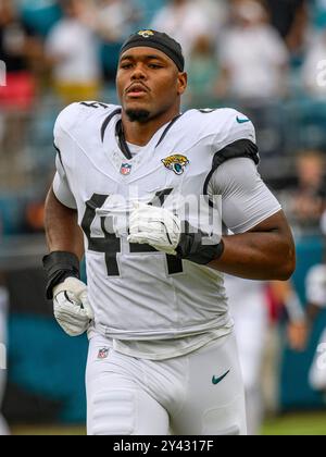 Jacksonville Jaguars defensive end Travon Walker (44) lines up against ...