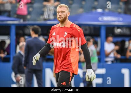 Juventus's Michele Di Gregorio in action during the Serie A soccer ...