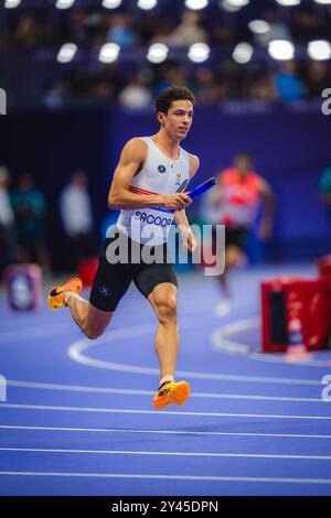 Jonathan Sacoor participating in the 4X400 meters relay at the Paris ...