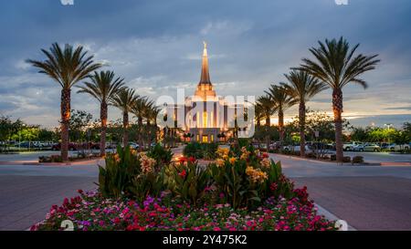 Gilbert Arizona Temple Stock Photo - Alamy