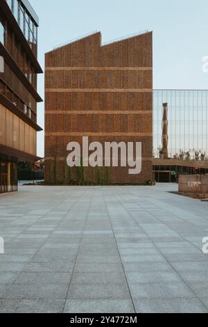 Cyber city building in Vilnius, Lithuania Stock Photo - Alamy