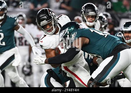 Philadelphia Eagles linebacker Josh Sweat (19) rushes during the NFC ...