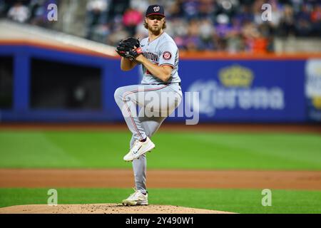 Washington Nationals starting pitcher Jake Irvin (27) throws against ...