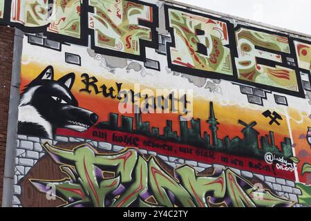 Graffiti on the theme Ruhrpott, Ruhr area, on an industrial building ...