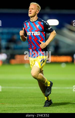 Will Hughes of Crystal Palace warms up prior to the Premier League ...